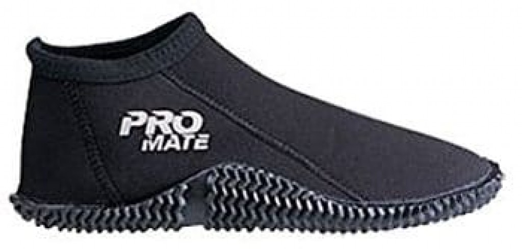 Best Jet Ski Shoes - What to Wear on a PWC - JetSkiTips.com