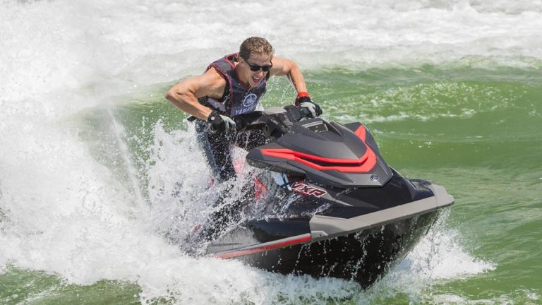 How Do Jet Skis Work? [A Simple to Follow Guide]
