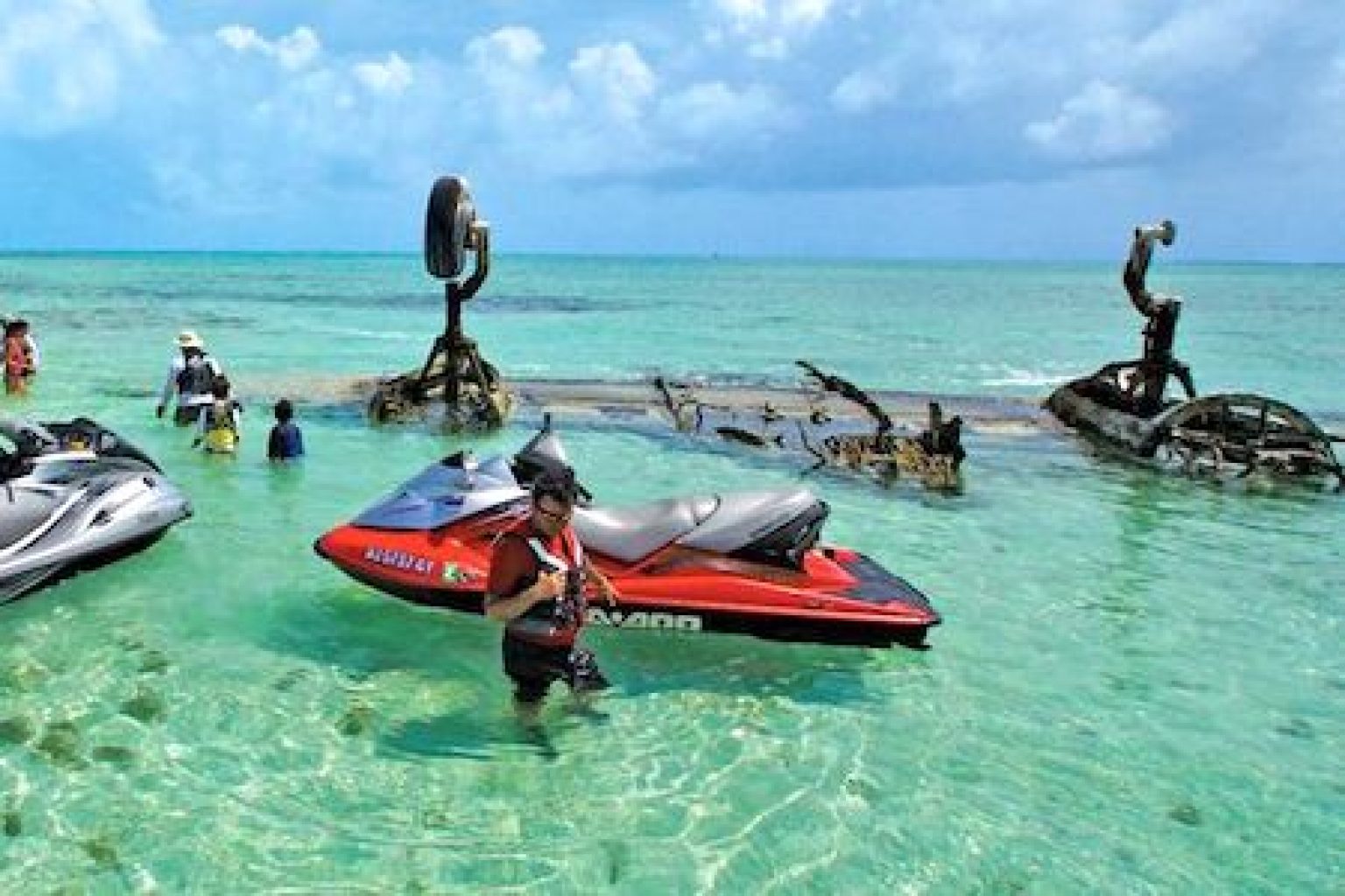11 Best Jet Ski Tubes [Essential Picks For 1, 2, & 3-Seaters]