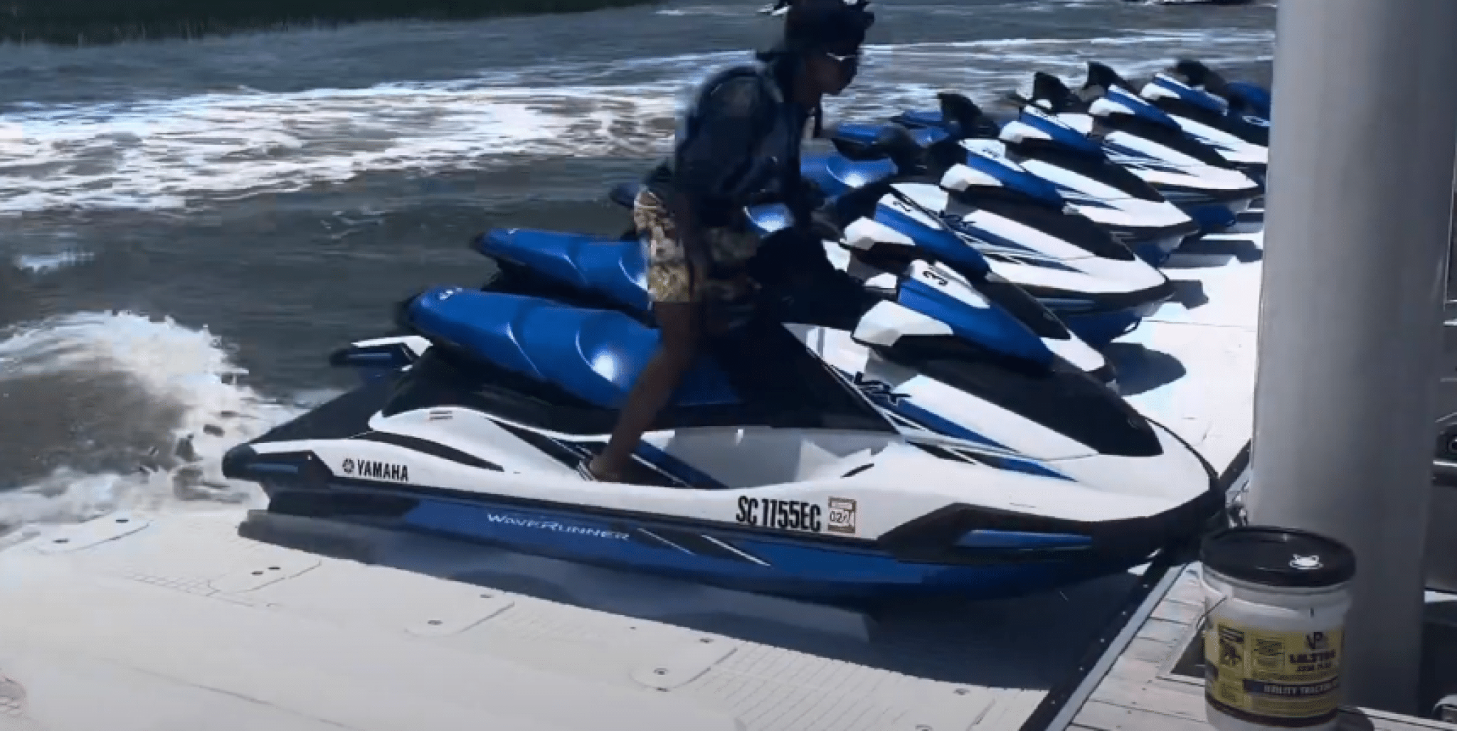 How to Park Jet Ski on Floating Dock (with Video) - JetSkiTips.com